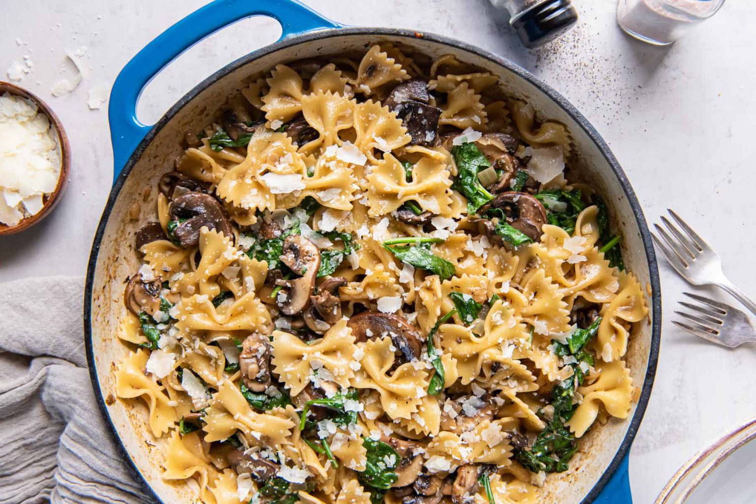 Posna pasta sa spanaćem i pečurkama - Recept - Posna jela